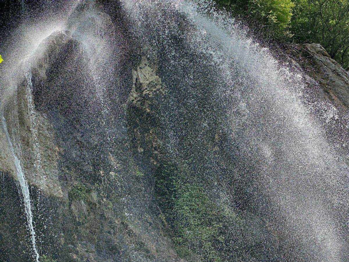 15. Atom – Stones Of Ithaca